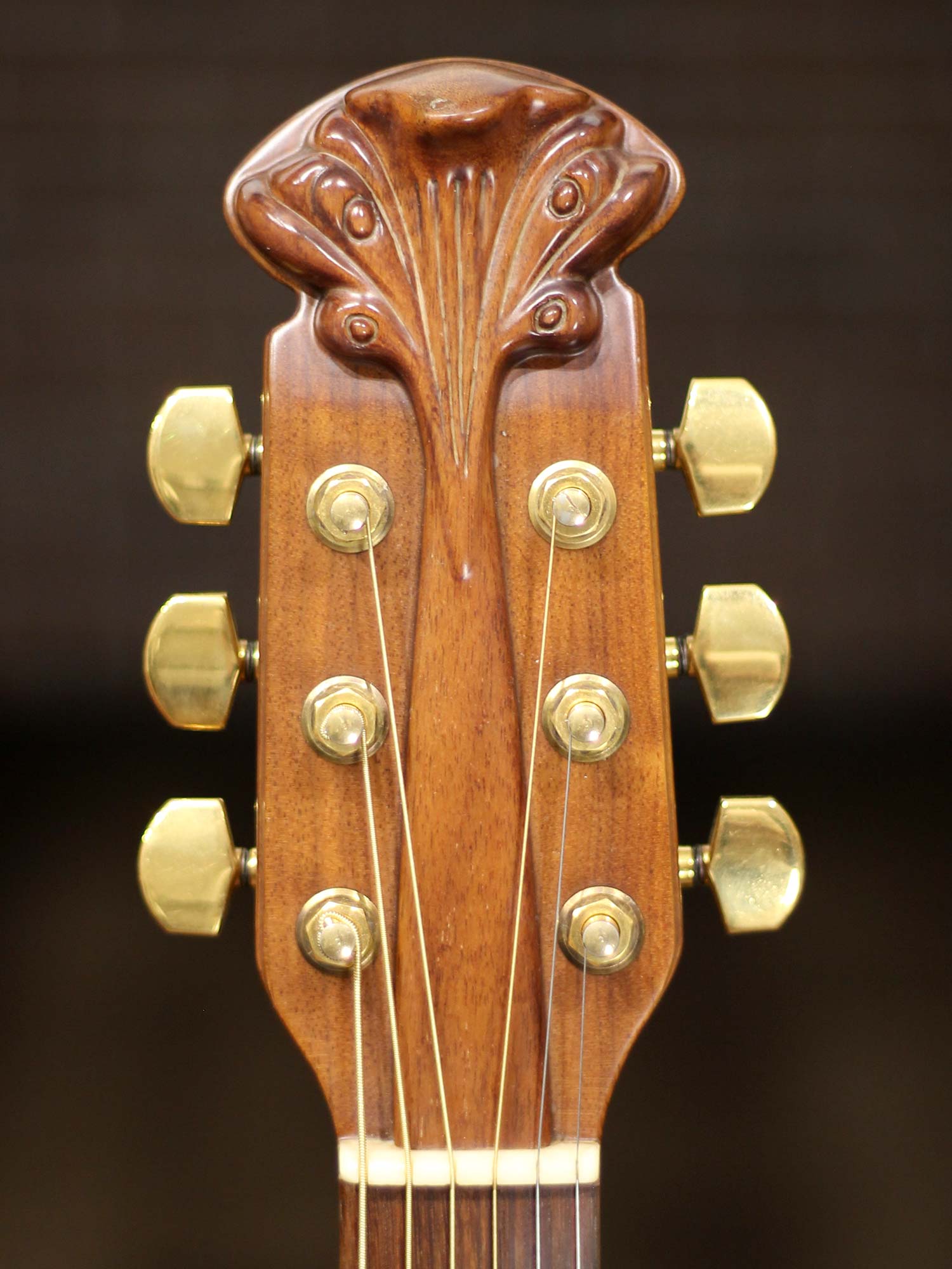 Ovation 1984 1687-8 ”Super Adamas Wood Knob”